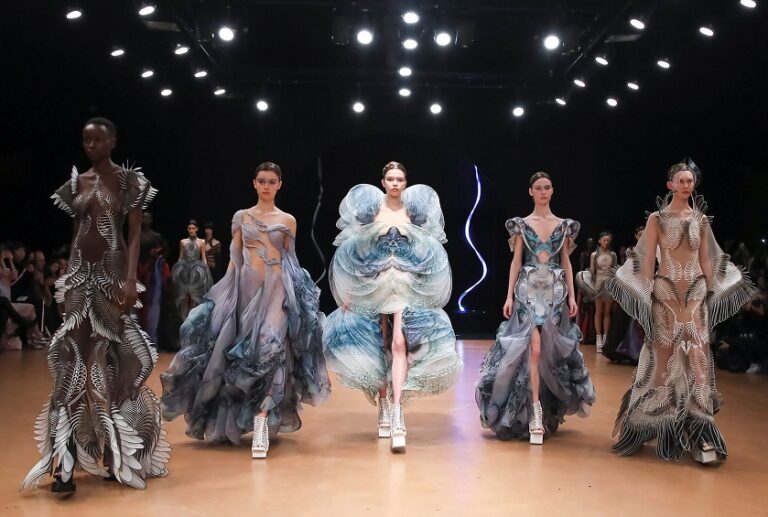 Top 10 luxury clothing brands | Viralpressmedia.com